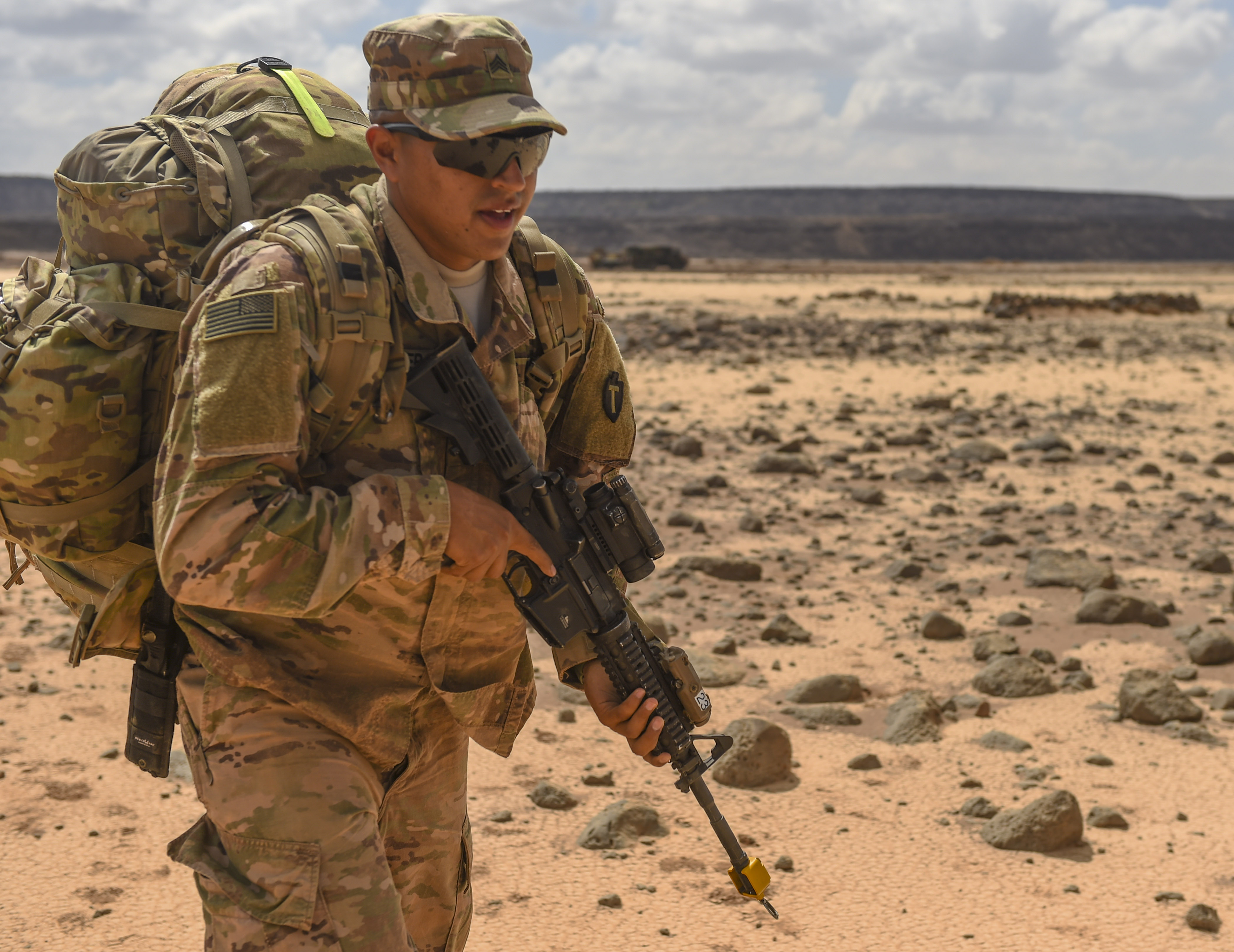 US service members hunker down for French Desert Commando Course ...