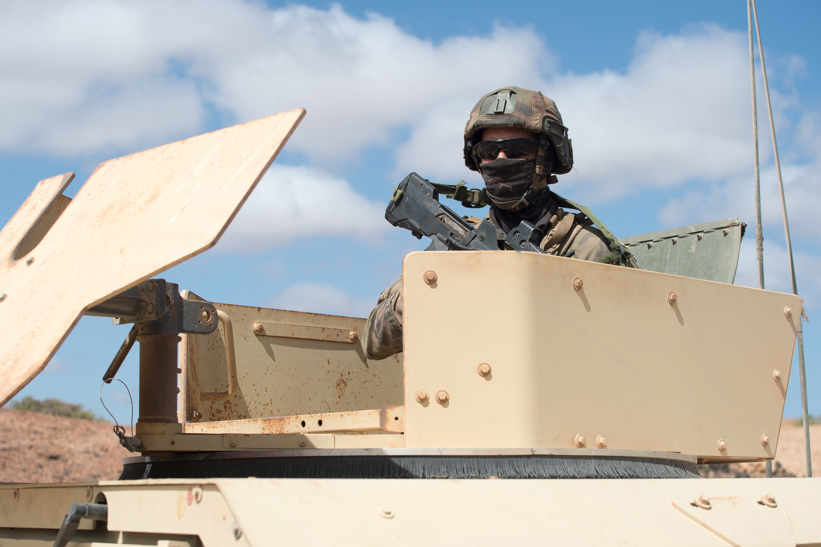 CJTF-HOA Soldiers participate in French Desert Commando Course ...